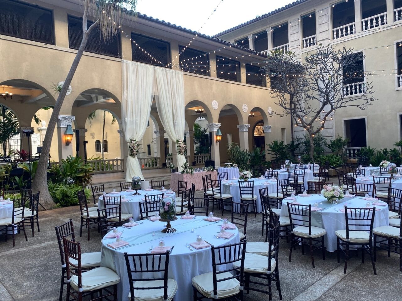 Café Julia At The YWCA Laniakea Center - Hawaii Wedding Style